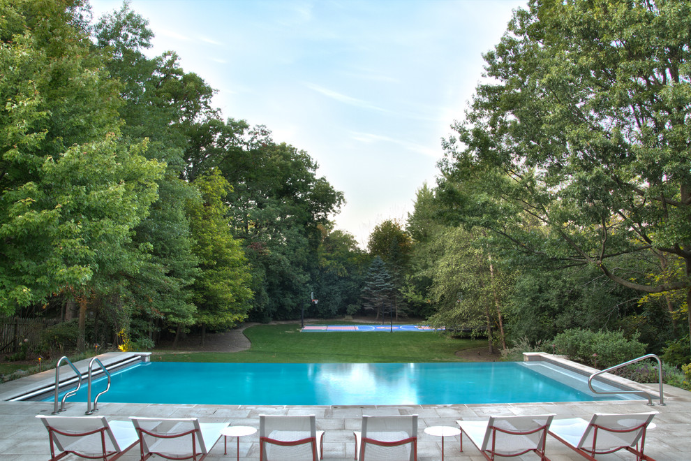 Glencoe, IL Vanishing Edge Swimming Pool with Auto Cover - Moderno ...