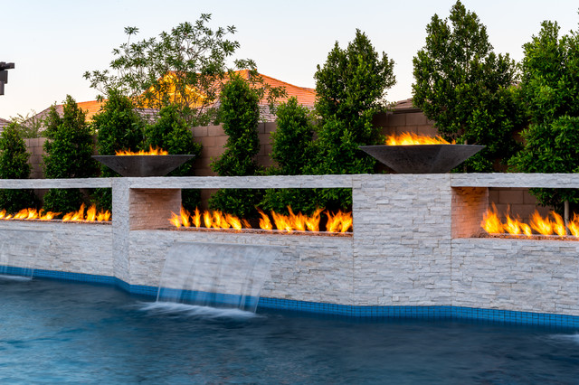 Great Wall Of Fire Modern Pool Phoenix By Presidential Pools