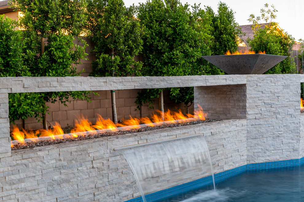 Great Wall of Fire - Modern - Pool - Phoenix - by Presidential Pools ...