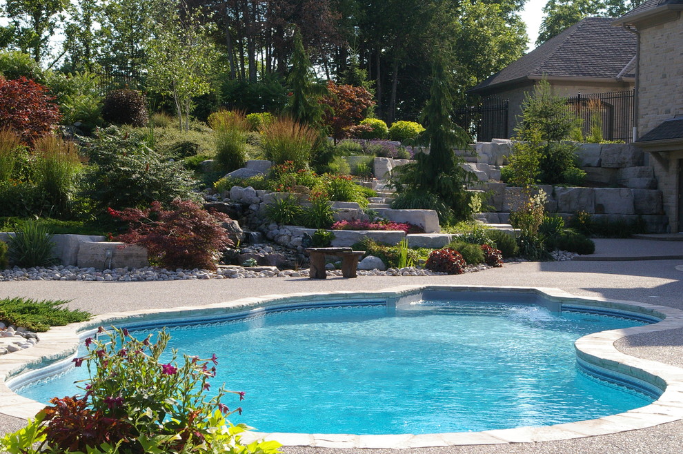 Hidden Valley - Traditional - Pool - Toronto - by TriGreen Landscape ...