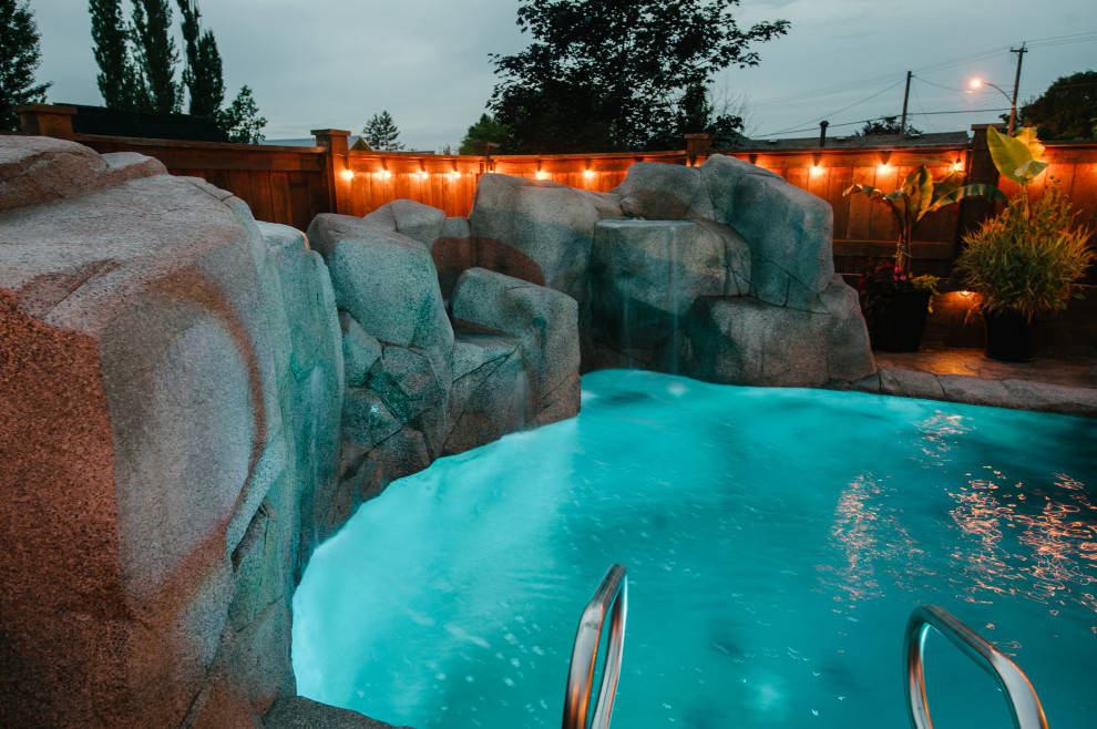 Hideaway Pool Paradise - Traditional - Pool - Vancouver - by AZURO ...