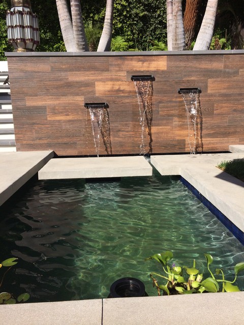 Hillside Pool, Spa & Koi Pond - Contemporáneo - Piscina - Los Ángeles ...