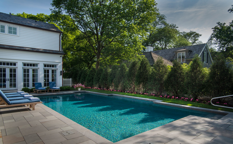 Hinsdale, IL Pool with Offset Stairs and Bench - Classique - Piscine ...