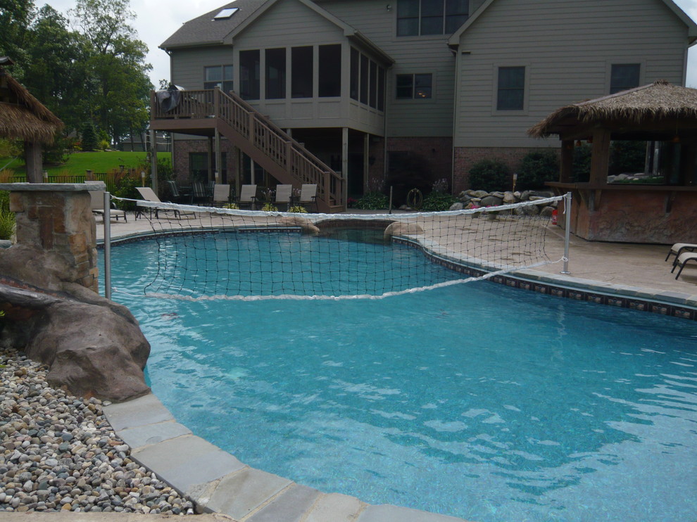 Hybrid Swimming Pool {PLO} - Tropisch - Pools - Detroit - von Legendary ...