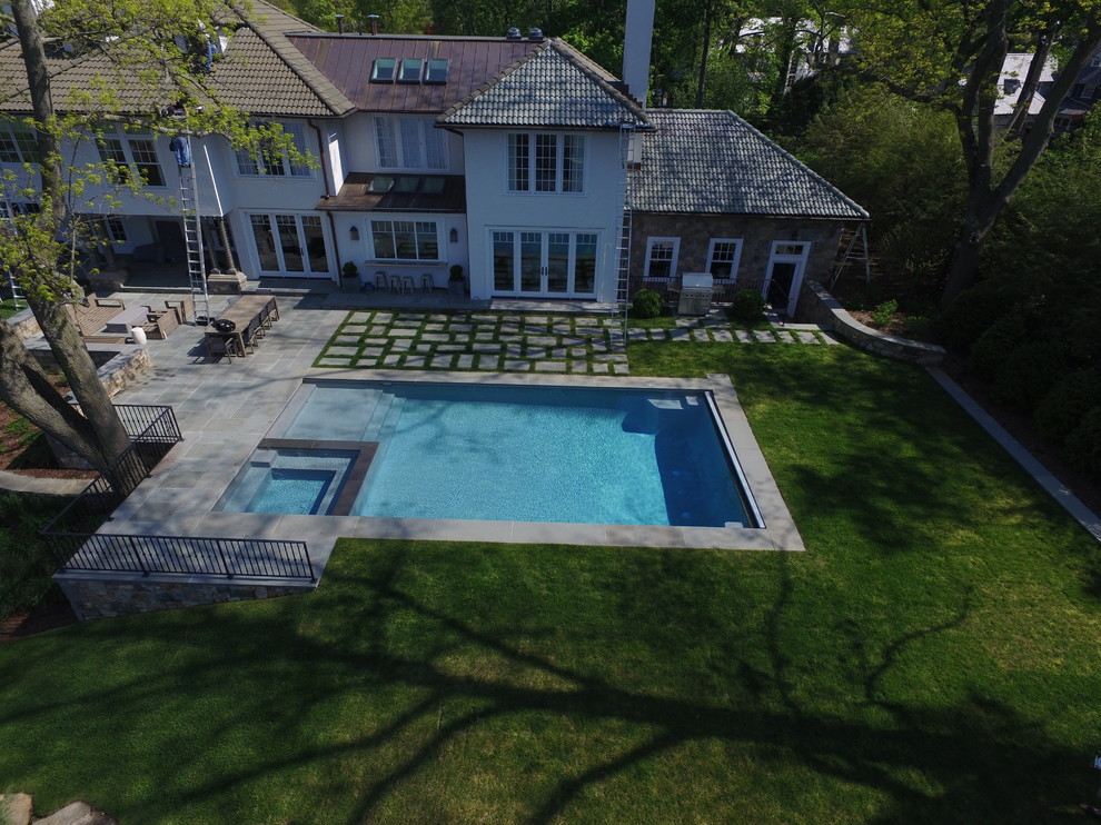In-ground Swimming Pool with Built in Spa on the Sound - Contemporary ...