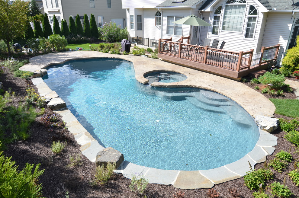 In Ground Swimming Pool with Flush Spa - Traditional - Pool ...