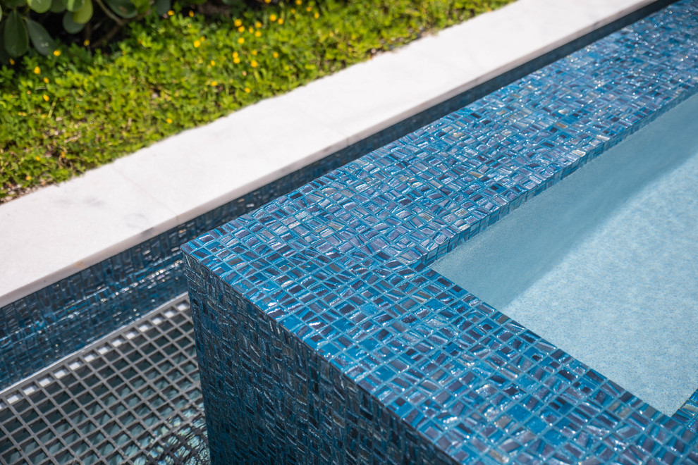 Infinity Edge Pool in Boca Raton - Modern - Pool - Miami - by Van Kirk ...