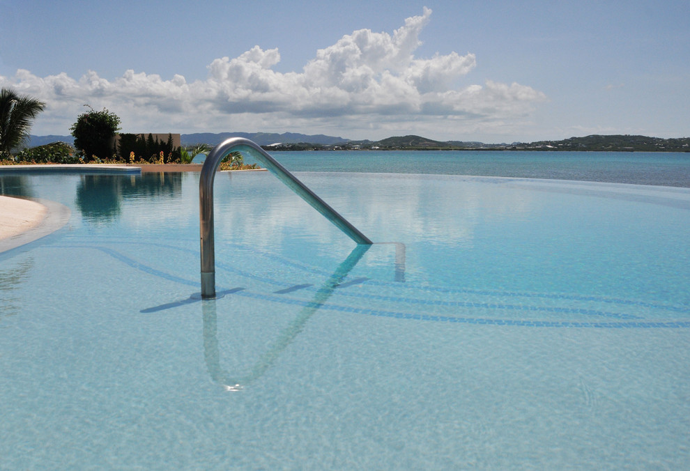 Infinity Edge Pool - Tropical - Pool - Portland - by MCM Design | Houzz