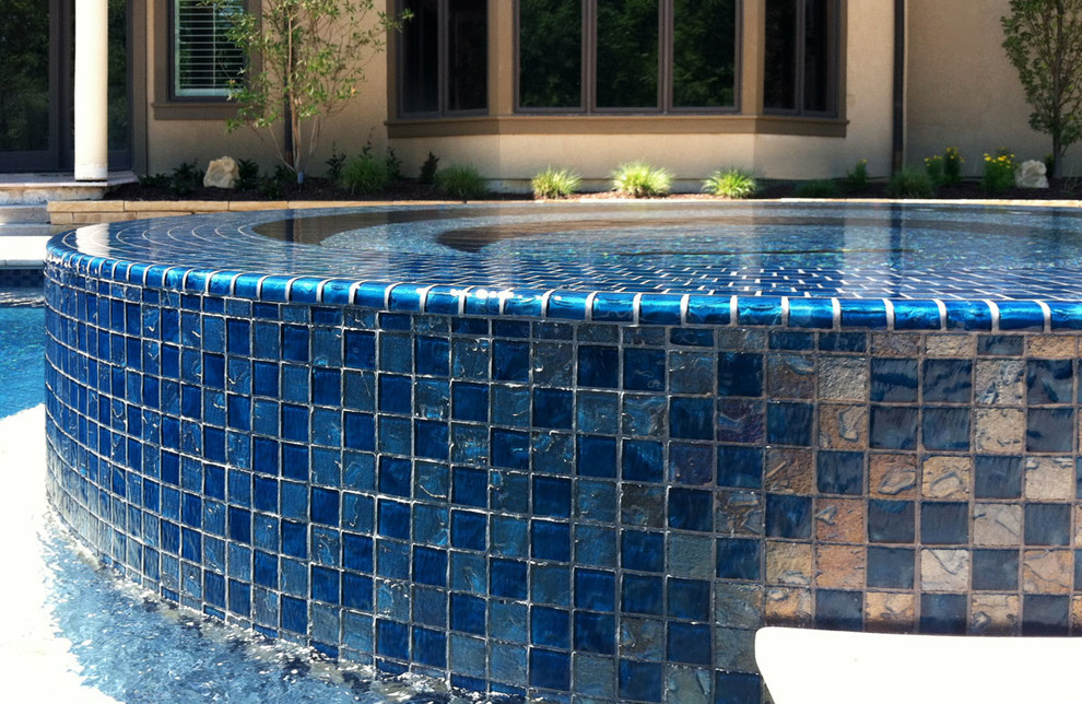 Infinity edge spa - 360 degrees - Contemporary - Pool - Kansas City ...