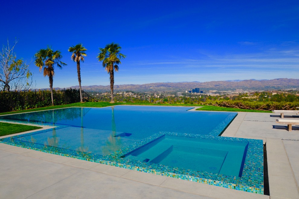 Infinity Pools - Modern - Pool - by Coastal Aquatic Creations | Houzz
