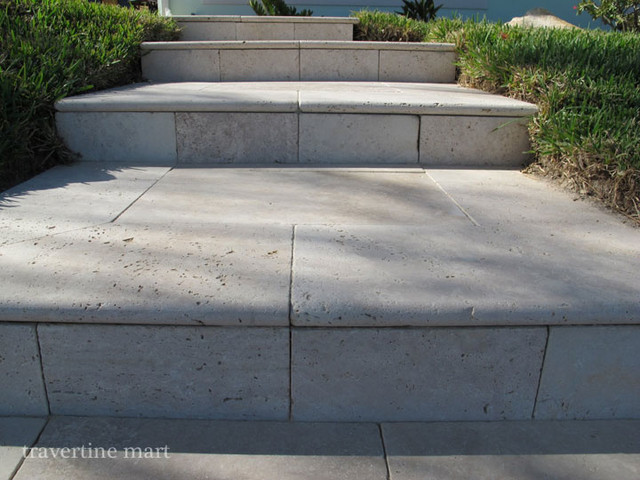 Ivory Travertine Pool Coping/ Stair Treads - Minimalistisch - Pools ...