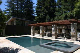Knife edge perimeter overflow pool - "Lautner edge" - Contemporary ...