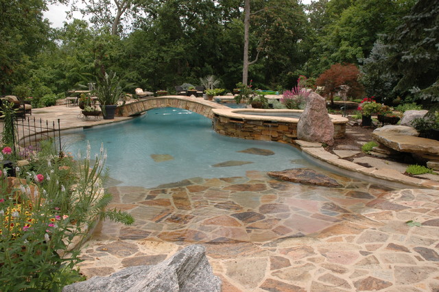 Lagoon-Inspired Backyard - Éclectique - Piscine - Cincinnati - par Neal ...
