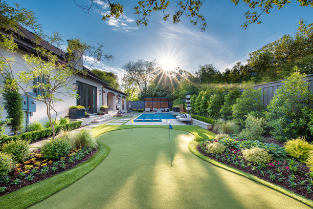 Lansdowne Modern Swimming Pool + Outdoor Living - Moderne - Piscine ...