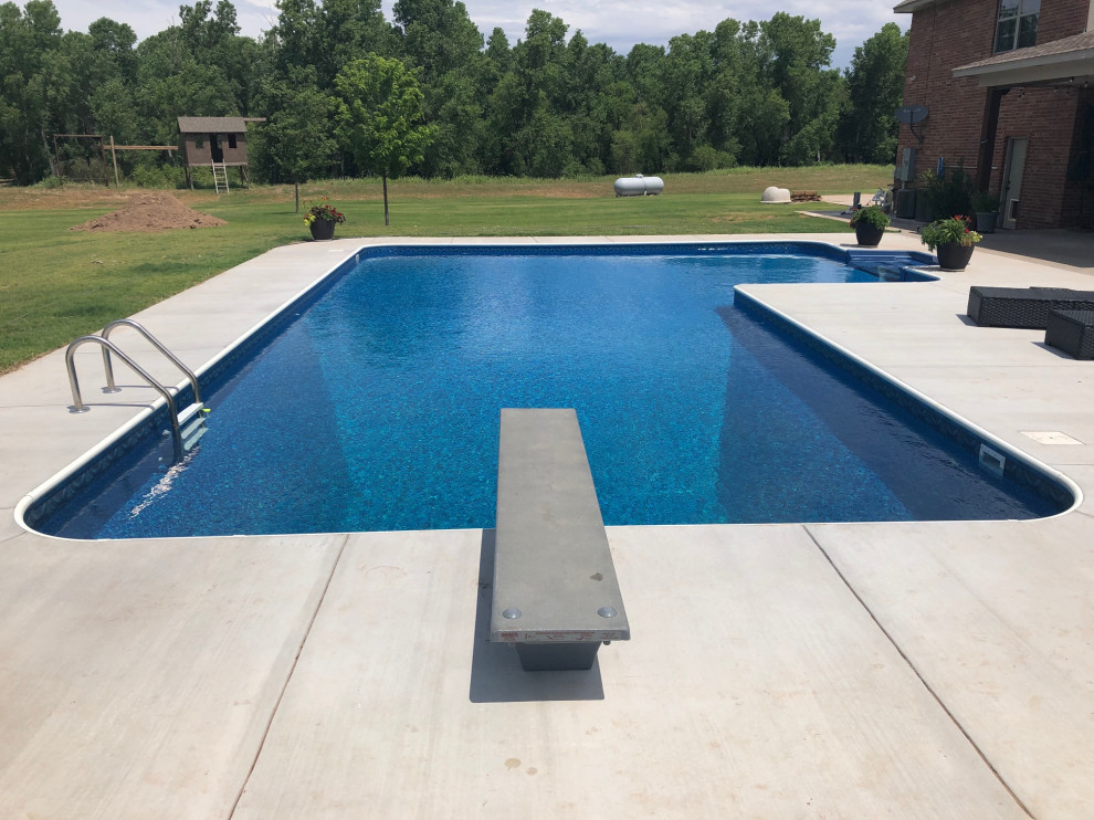 Large L Shaped Elite Polymer Vinyl Liner Pool with Blue Granite Steps ...