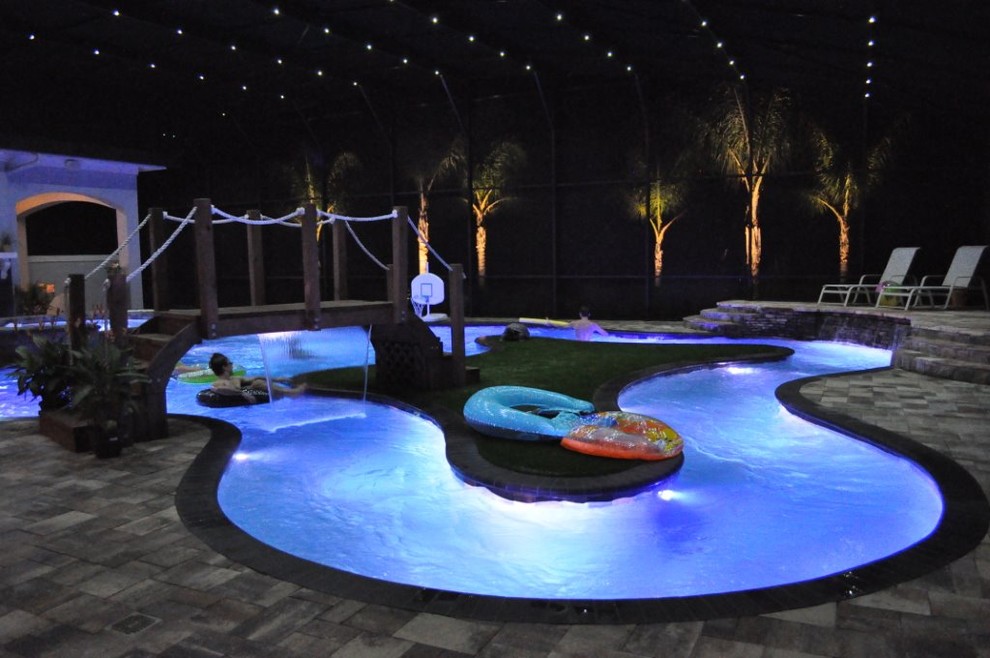 Lazy River Pool with Island and Bridge - Exótico - Piscina - Orlando ...