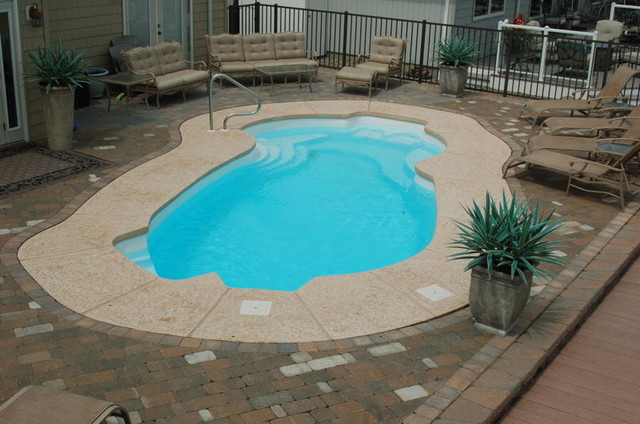 Leading Edge - St. Clair Fiberglass Swimming Pool - Tropical - Pool ...