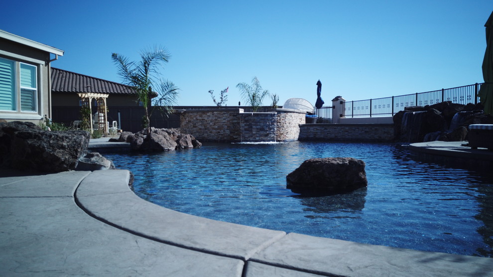 Lincoln Massive Freeform Pool & Spa - Maritim - Pools - Sacramento ...