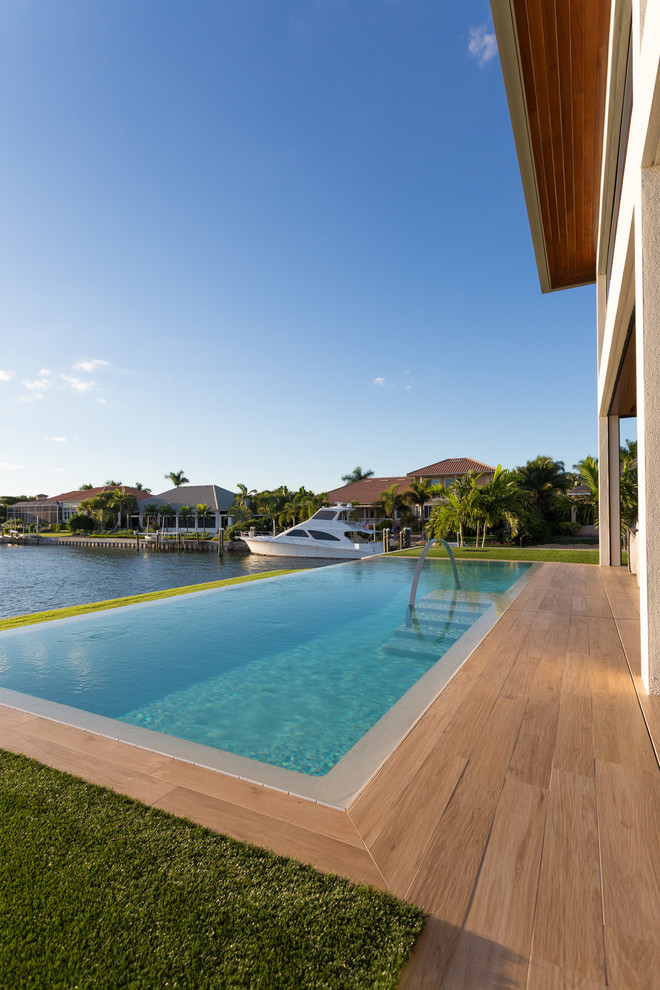 Modern Beach Bungalow - Exotique - Piscine - Tampa - par BW Saba | Houzz