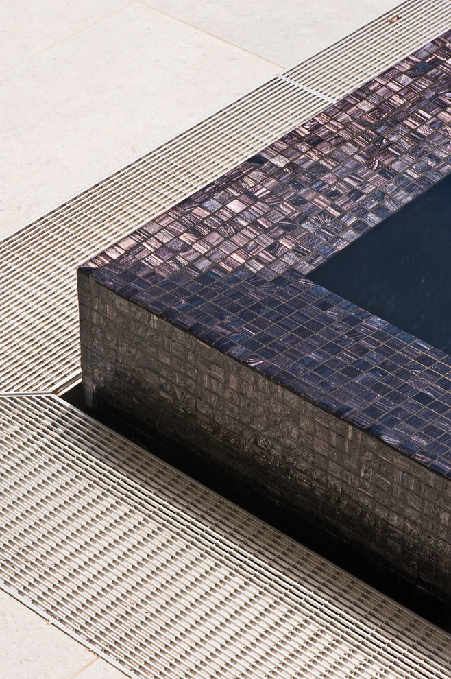 Black Glass Mosaic Pool Tiles - Glass Designs