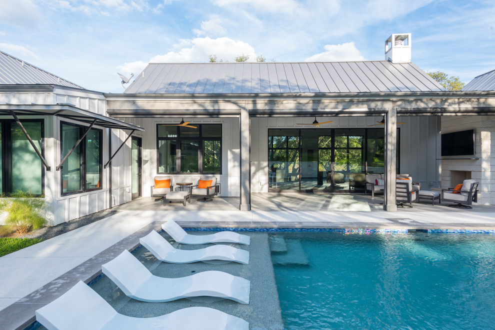 Modern Hill Country Farmhouse - Farmhouse - Pool - Austin - by Jennifer ...