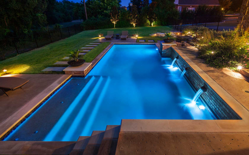 Modern Swimming Pool and Spa - Modern - Pool - Austin - by One Thousand ...