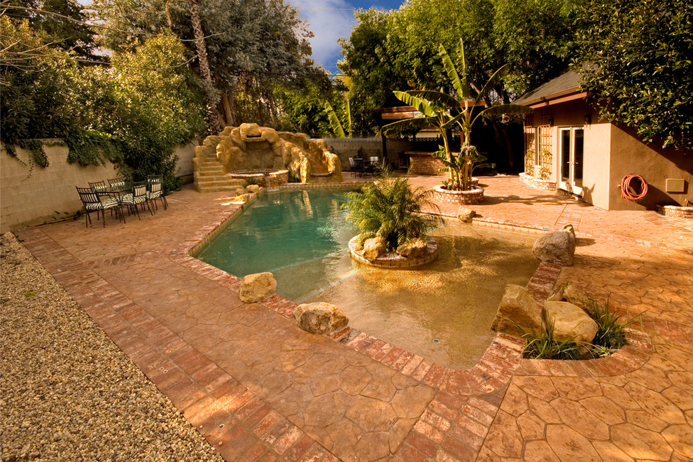 Morrison, Encino - Transitional - Pool - Los Angeles - by GDC BUILDERS ...