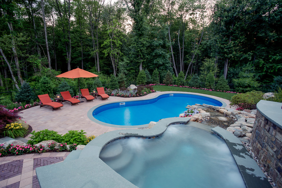 NESPA Award-Winning Vinyl Pool & Gunite Spa - Contemporary - Pool - New ...
