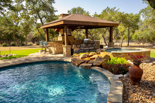 New Braunfels Pool and Cabana - Classique - Piscine - Austin - par ...
