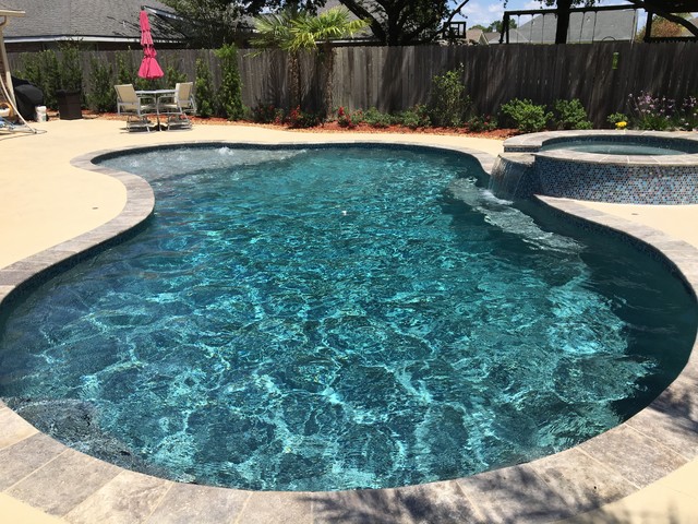 New Gunite Swimming Pool with Sport Bottom and Spillover Spa - Piscine ...