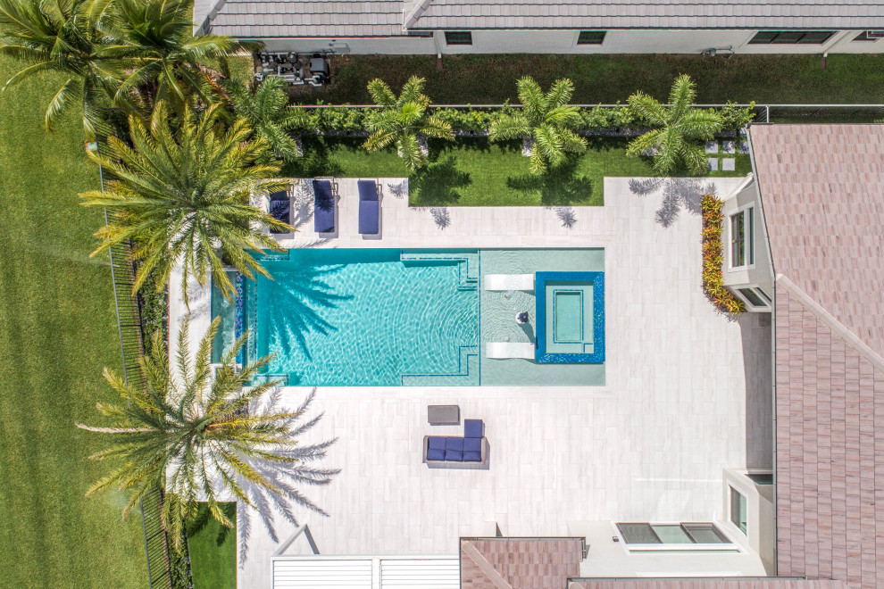 New Infinity Edge Swimming Pool & Spa With Custom Water Bowls - Modern ...