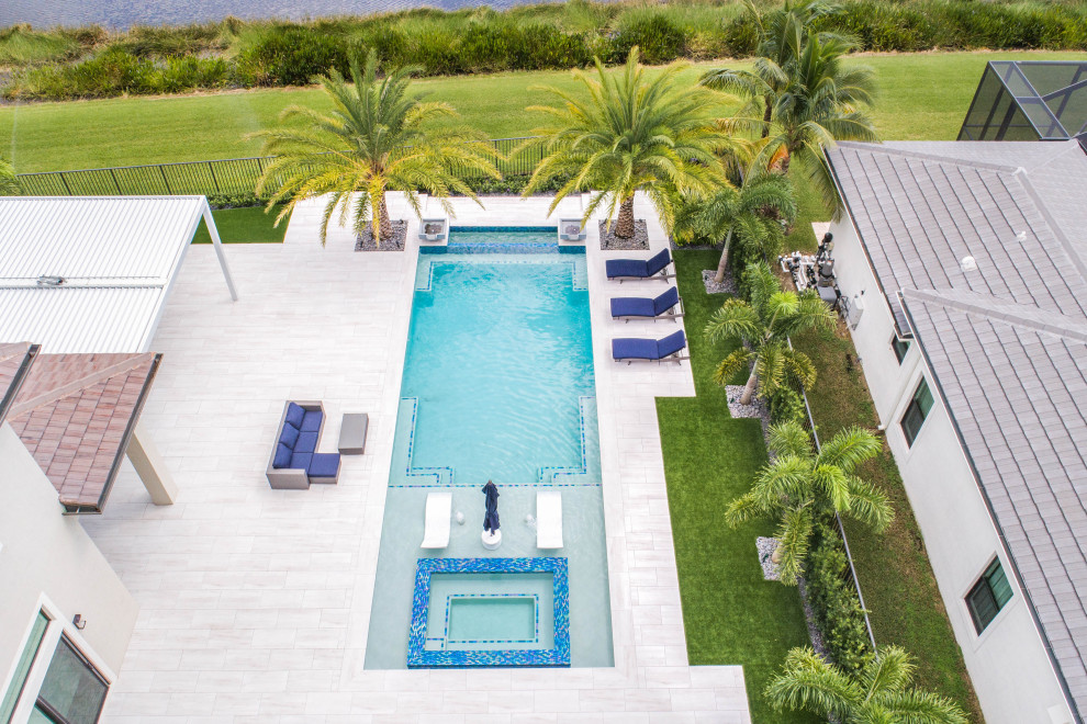 New Infinity Edge Swimming Pool & Spa With Custom Water Bowls - Modern ...