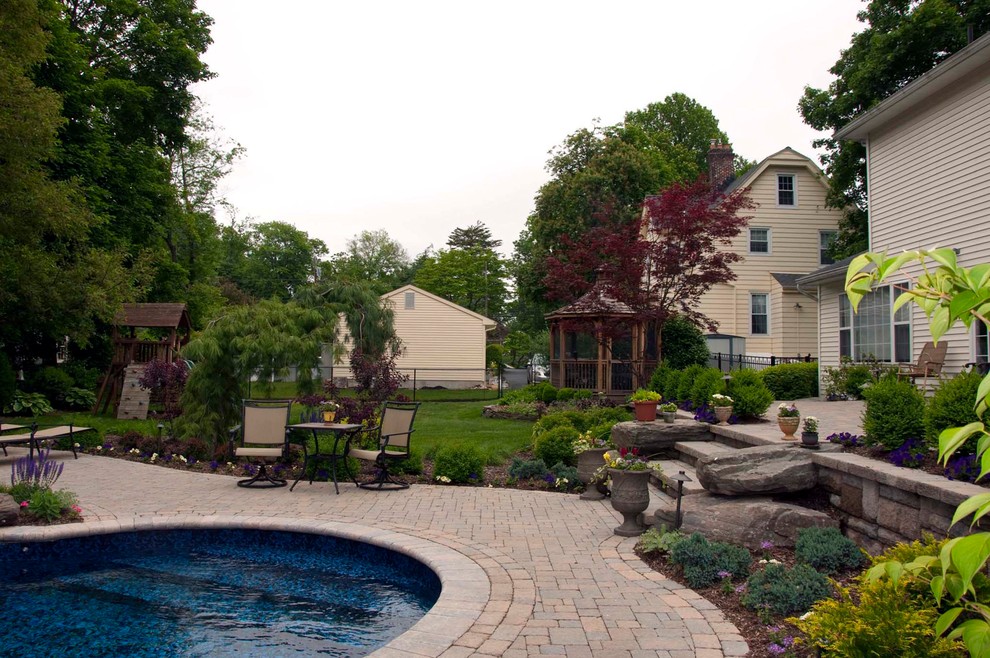 New raised patio and pool - Traditional - Pool - Newark - by Jardin ...