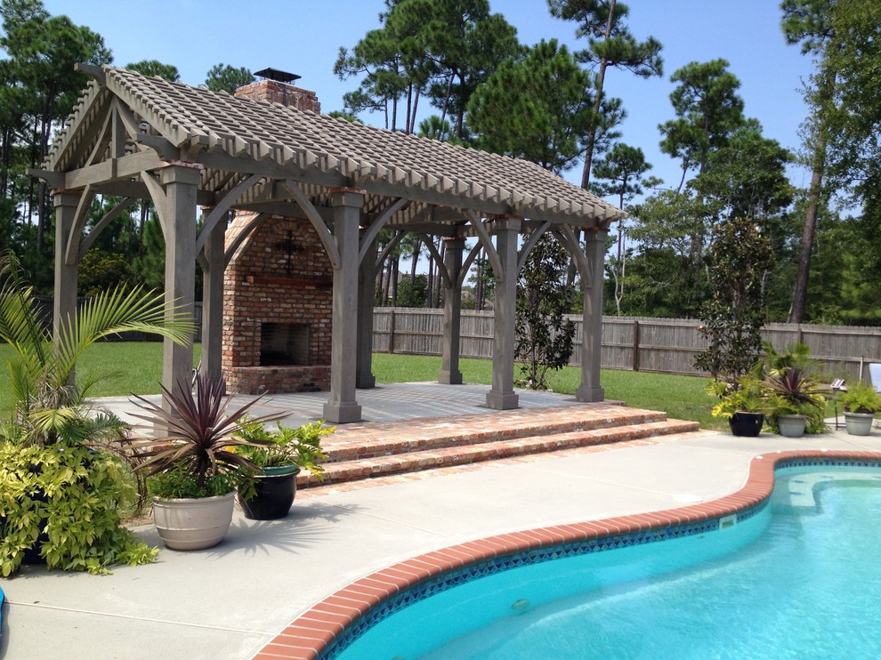 Ocean Springs Notched Pavillion Trellis - Traditional - Pool - Atlanta ...