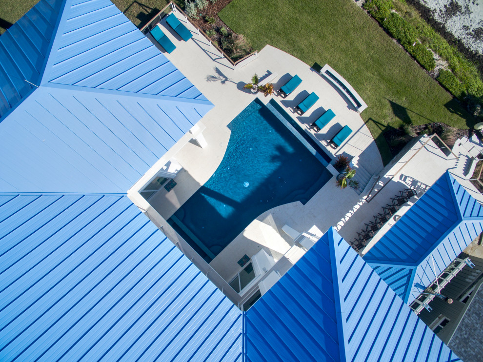 Oceanfront Infinity Edge Pool - Modern - Swimming Pool & Hot Tub ...