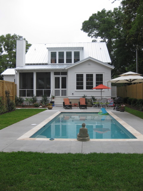 Olde Village cottage - Traditional - Swimming Pool & Hot Tub ...