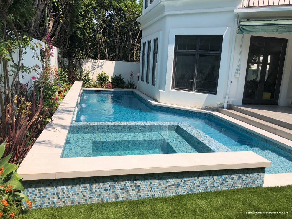 Pacific Palisades - Contemporary Rectangular Swimming Pool with Spa and ...