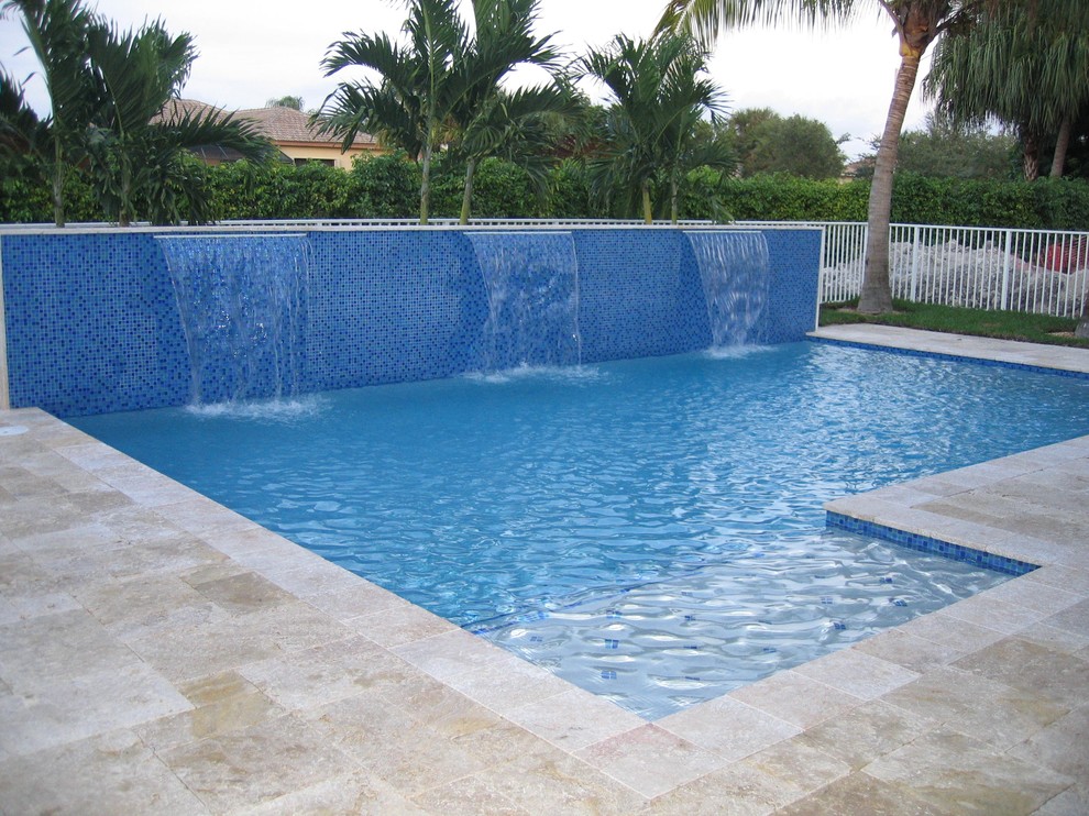 Pastrana - Traditional - Pool - Miami - by Aquarama Pools, Inc. | Houzz
