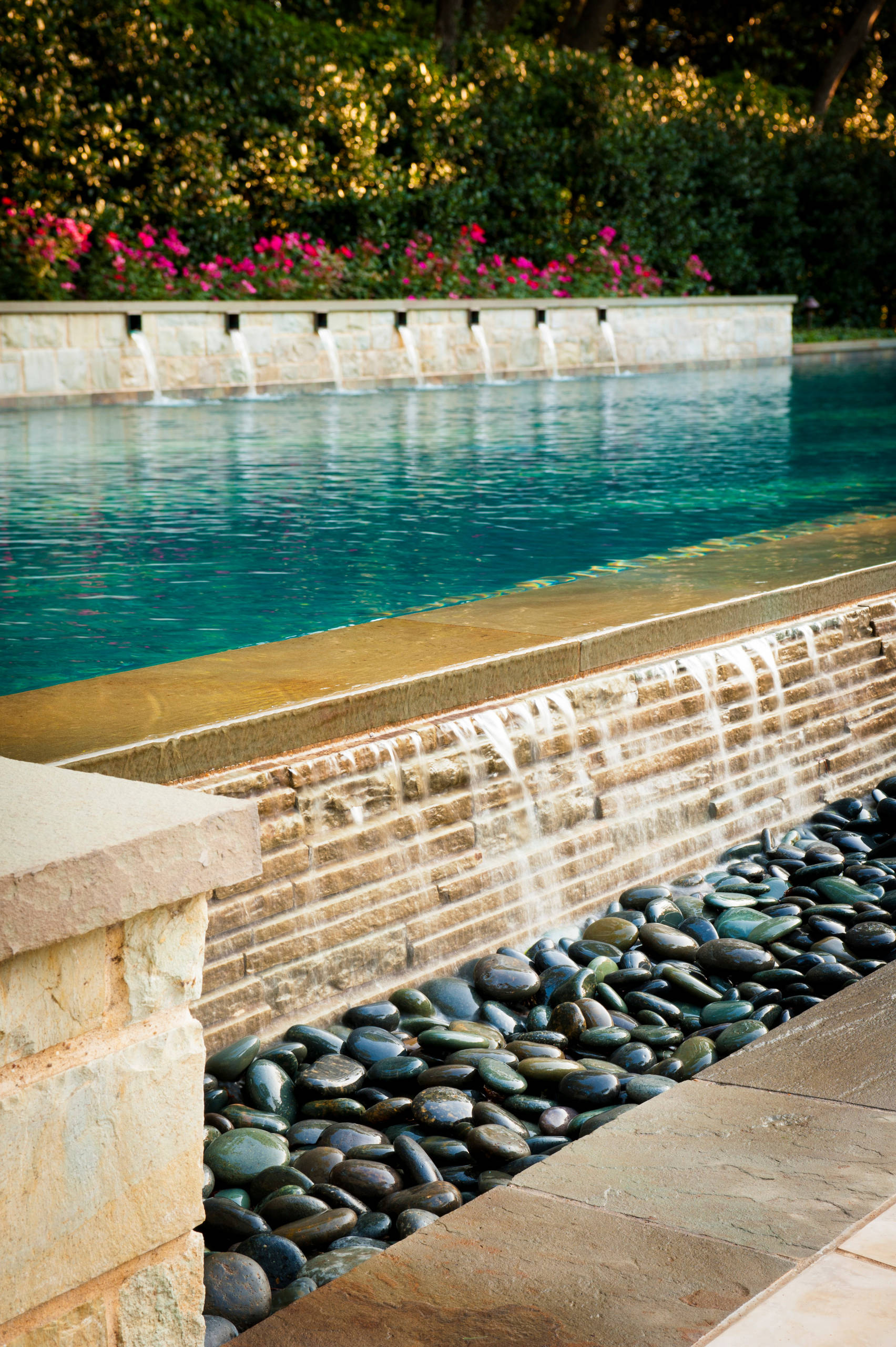 A Guide to Landscaping With 5 Types of Gravel & Stones