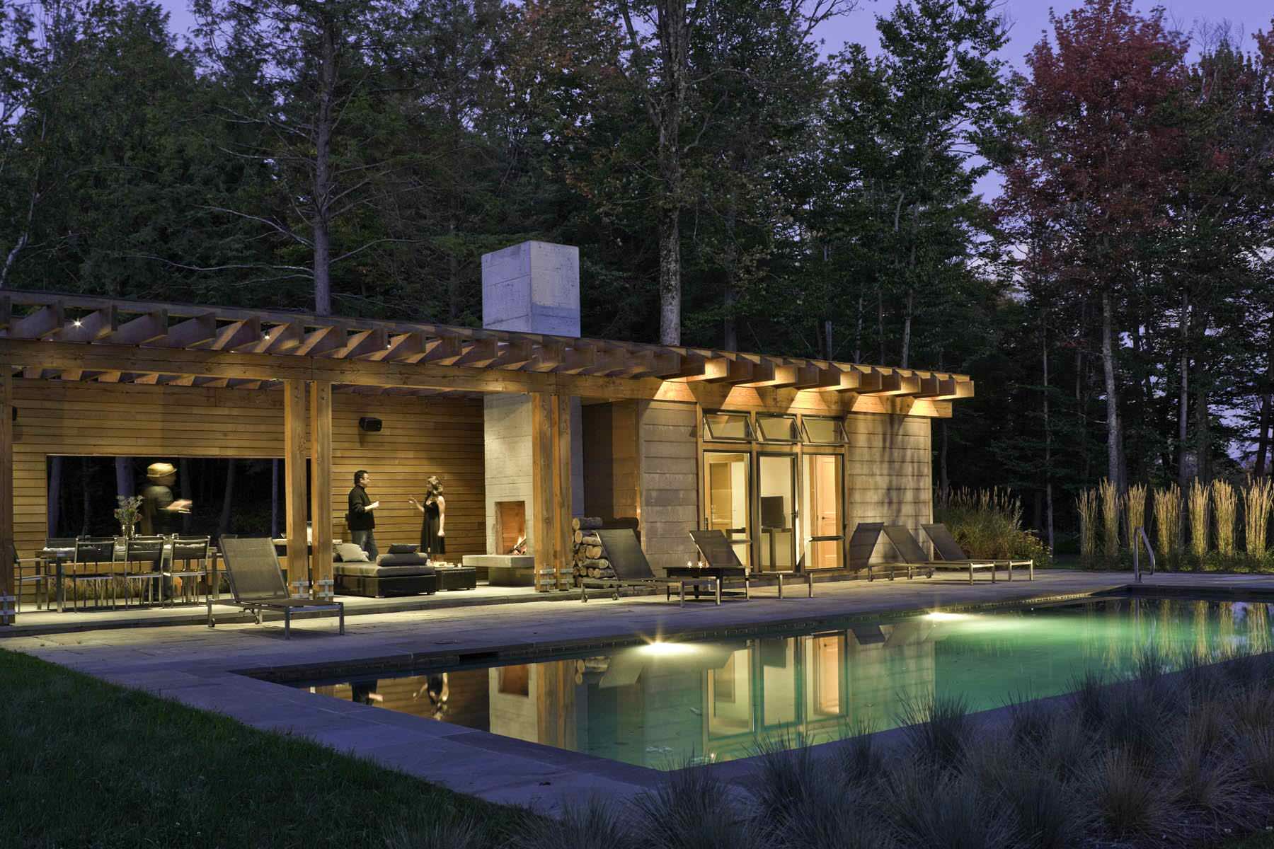 Outdoor Pool House Garage