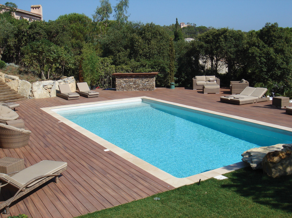 Pool Deck with Fiberon Composite Decking - Modern - Pool - Charlotte ...