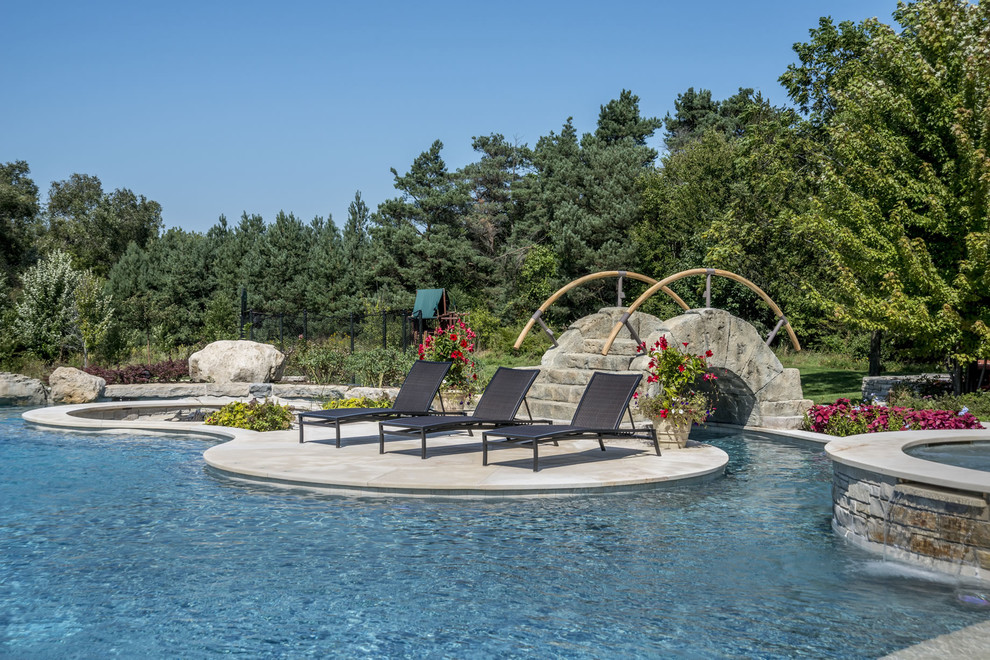 Pool Island Seating Area - Pool - Chicago - by Platinum Poolcare | Houzz