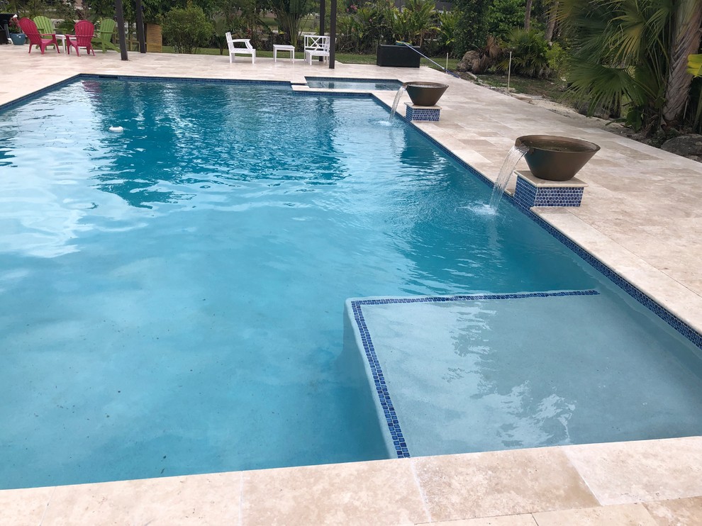Pool Remodel Travertine, water bowls,baja shelf - Contemporain ...