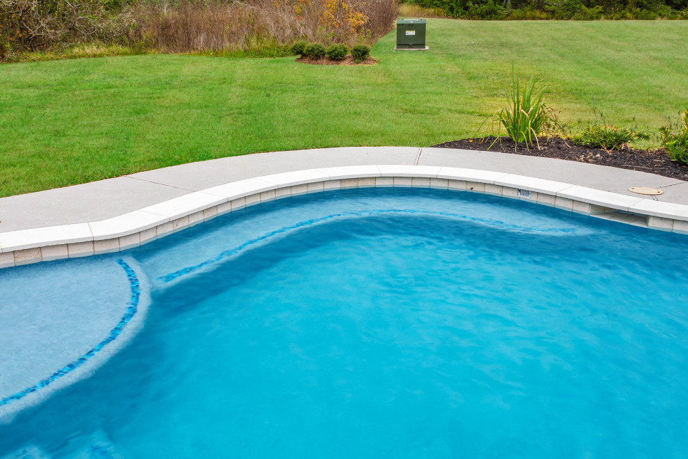 Pool toe tiles - Pool - Other - by Paradise Oasis Pools | Houzz