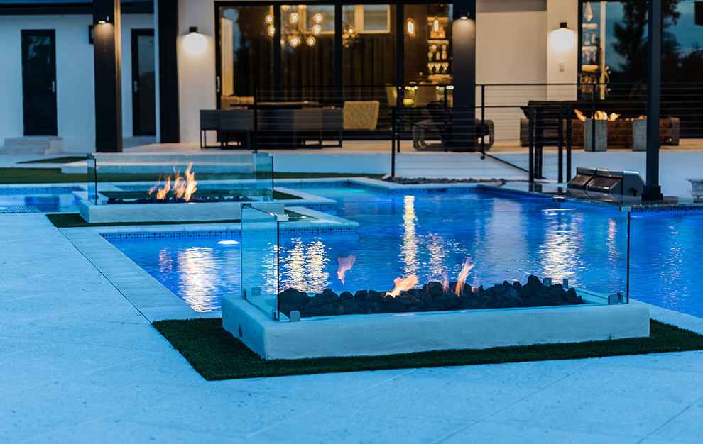 Pool with Swim-Up Bar and Fire Features - Contemporary - Pool - Orlando ...