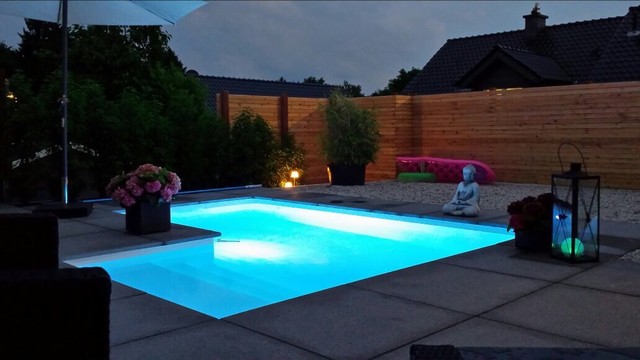 Pooloase mit Wohlfühlatmosphäre - Contemporain - Piscine - Cologne ...