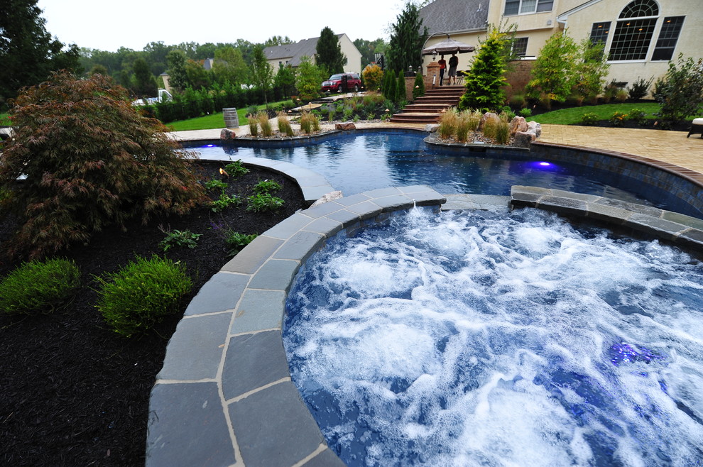 Raised Stone Bond Beam & Raised Spa Pool - Traditional - Pool - New ...