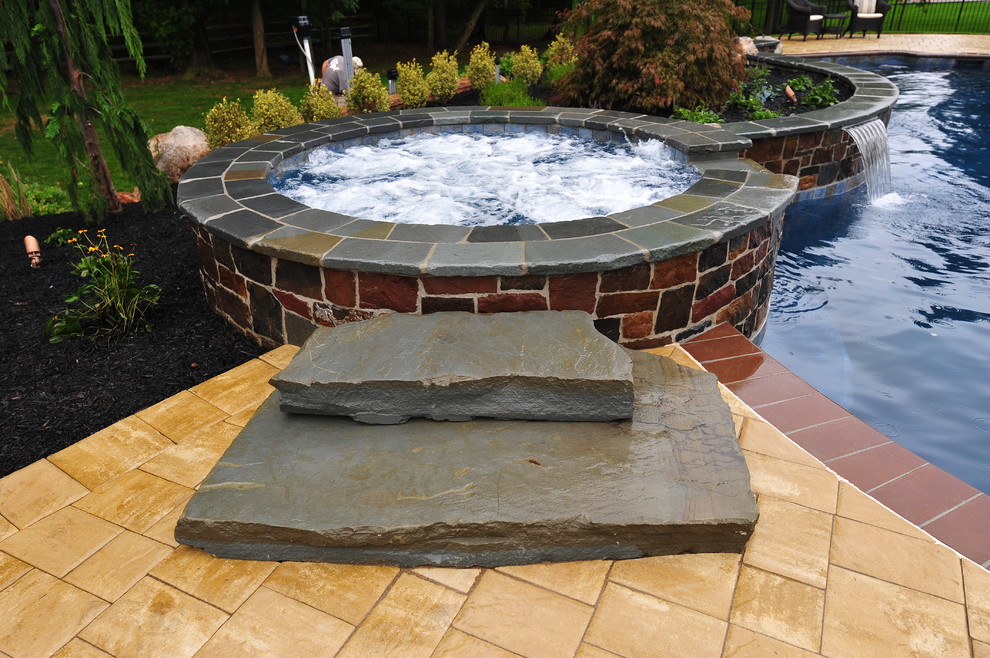 Raised Stone Bond Beam & Raised Spa Pool - Traditional - Pool - New ...