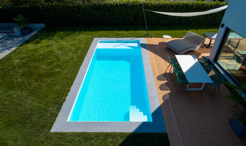 Referenzobjekt: Wunderschönes Skimmer Schwimmbecken - Modern - Pool ...