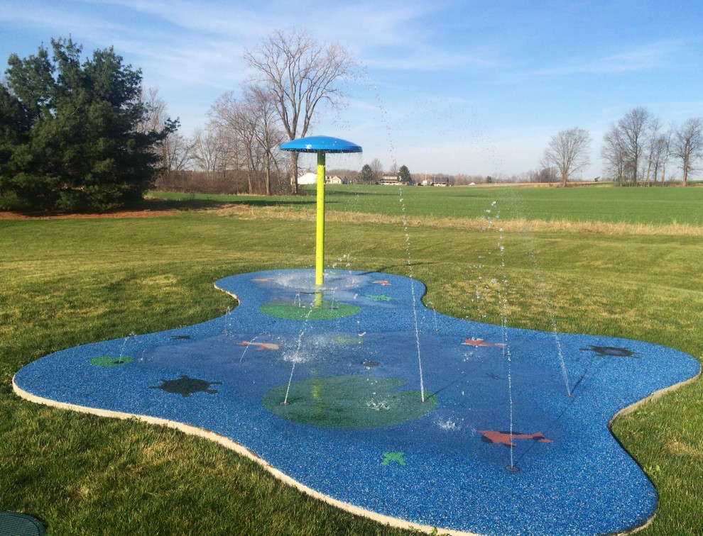Residential Splash Pad for your backyard - Traditional - Pool ...